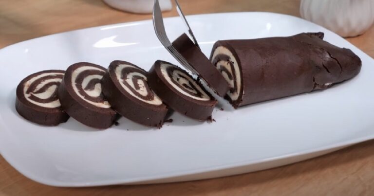 Ideální nepečená čokoládová roláda se zmrzlinou: Úžasný recept