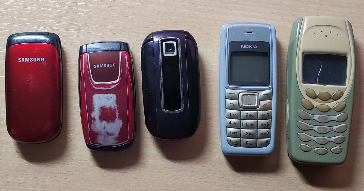 Za tyto staré mobilní telefony vám dychtiví sběratelé utrhnou ruce