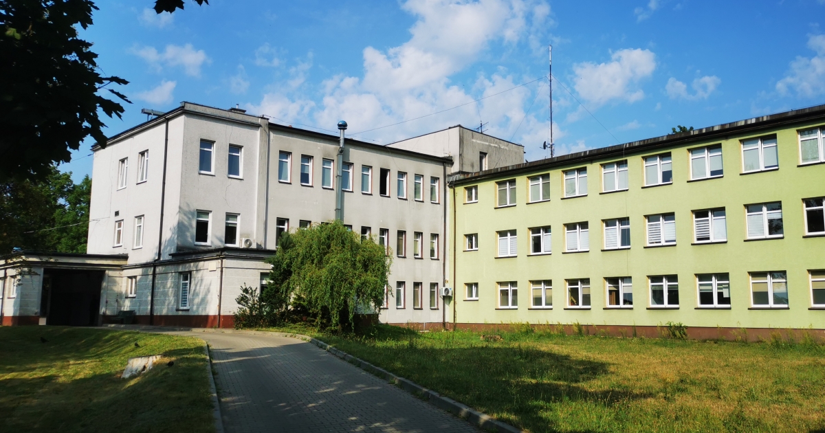 Poklidný porod se proměnil v boj o život: Asistentka v panice utekla