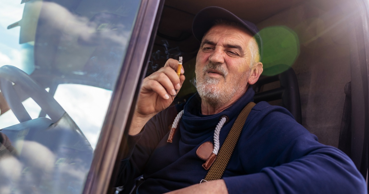 ridic-kamion-cigareta - Světkreativity