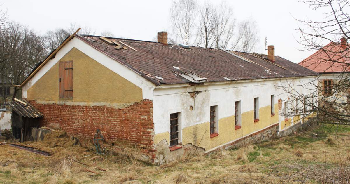 Vyrytý vzkaz ve skříni v novém domě jí nahnal husí kůži