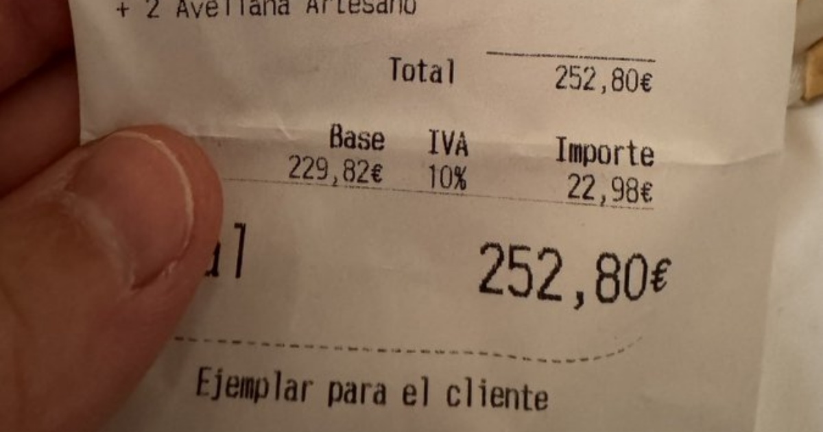 Turista nevěřícně zíral na účtenku. Restauraci dlužil 6 200 Kč