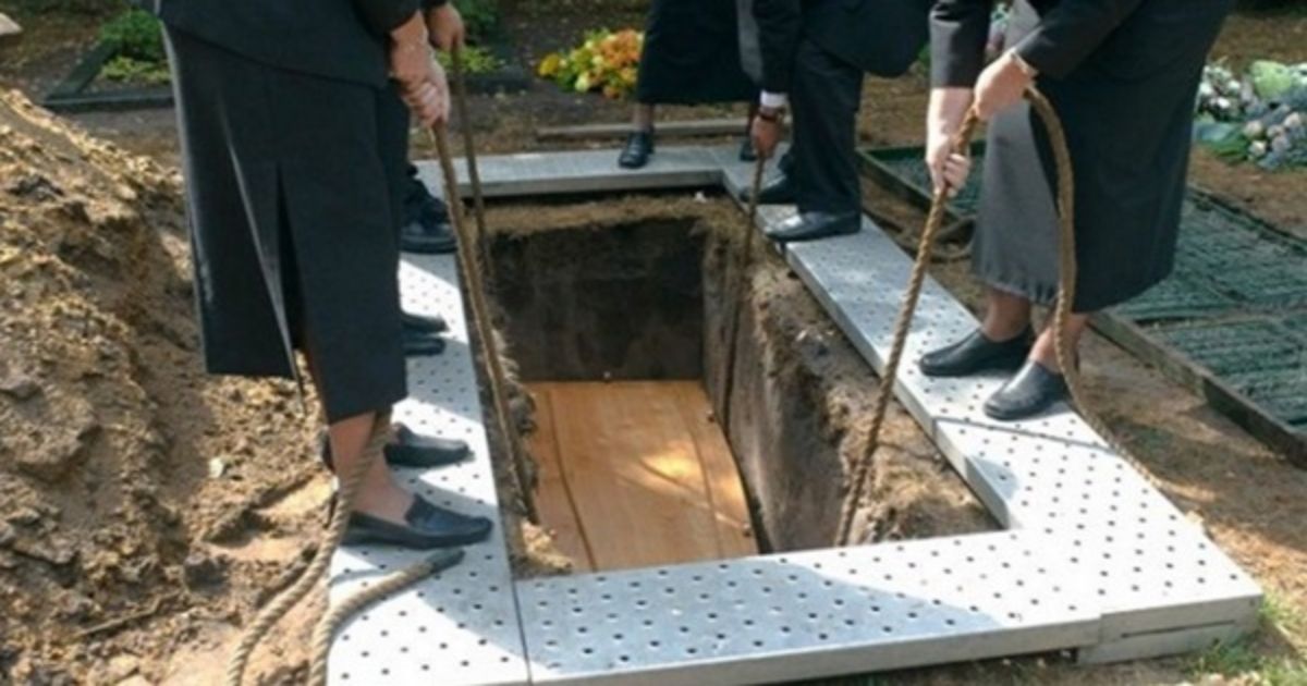 Tohle se děje s vaším tělem rok po smrti, odhalil hrobník