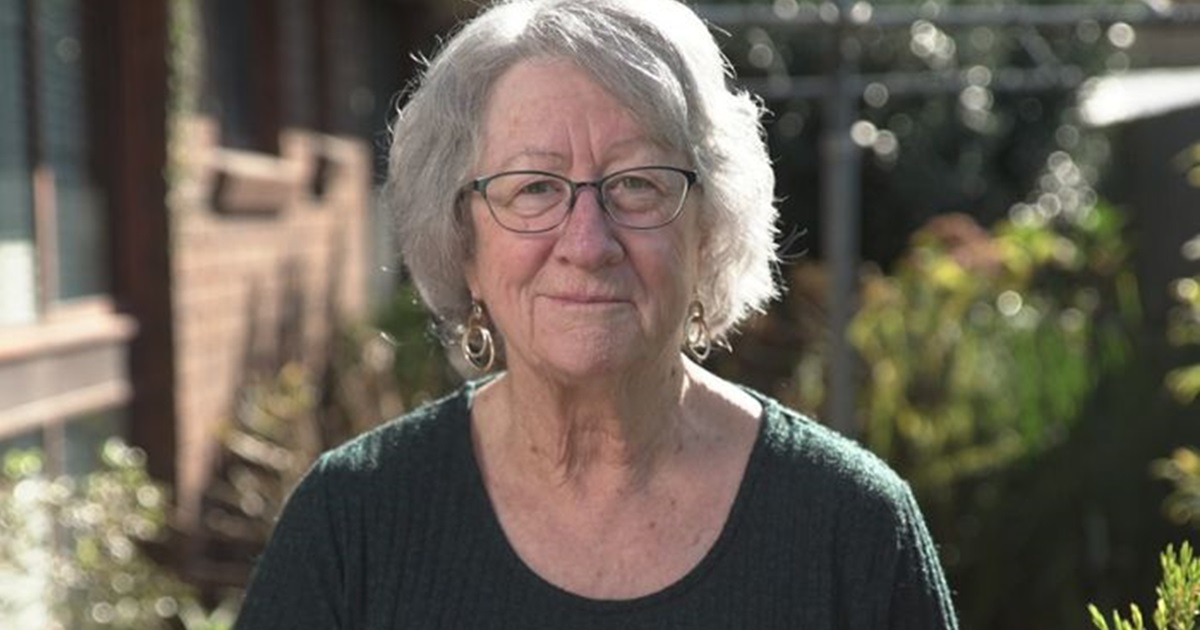 babicka-s-brylemi-duchodkyne - Světkreativity